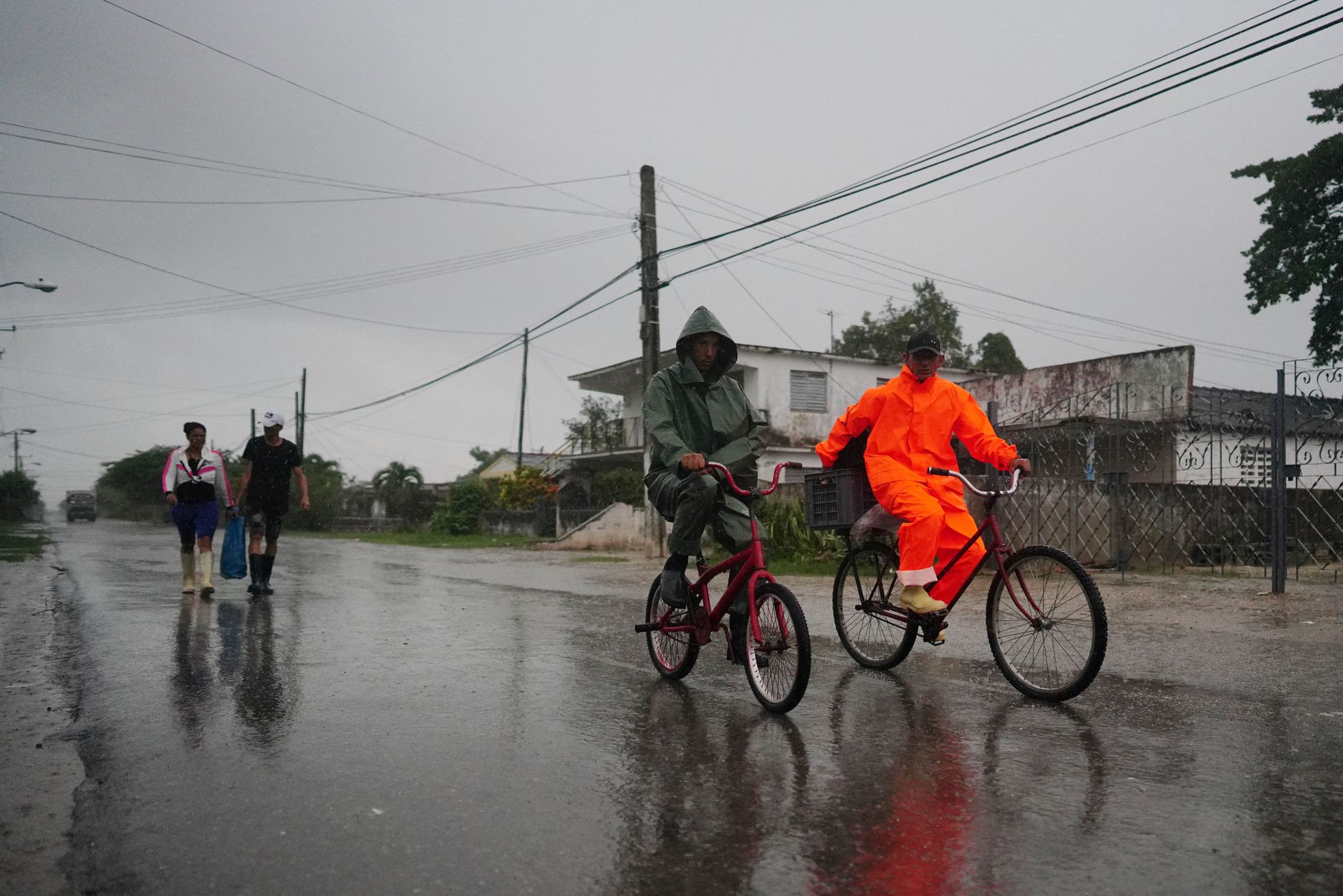 Hurricane Ian makes landfall in Cuba with ‘life-threatening’ storm ...