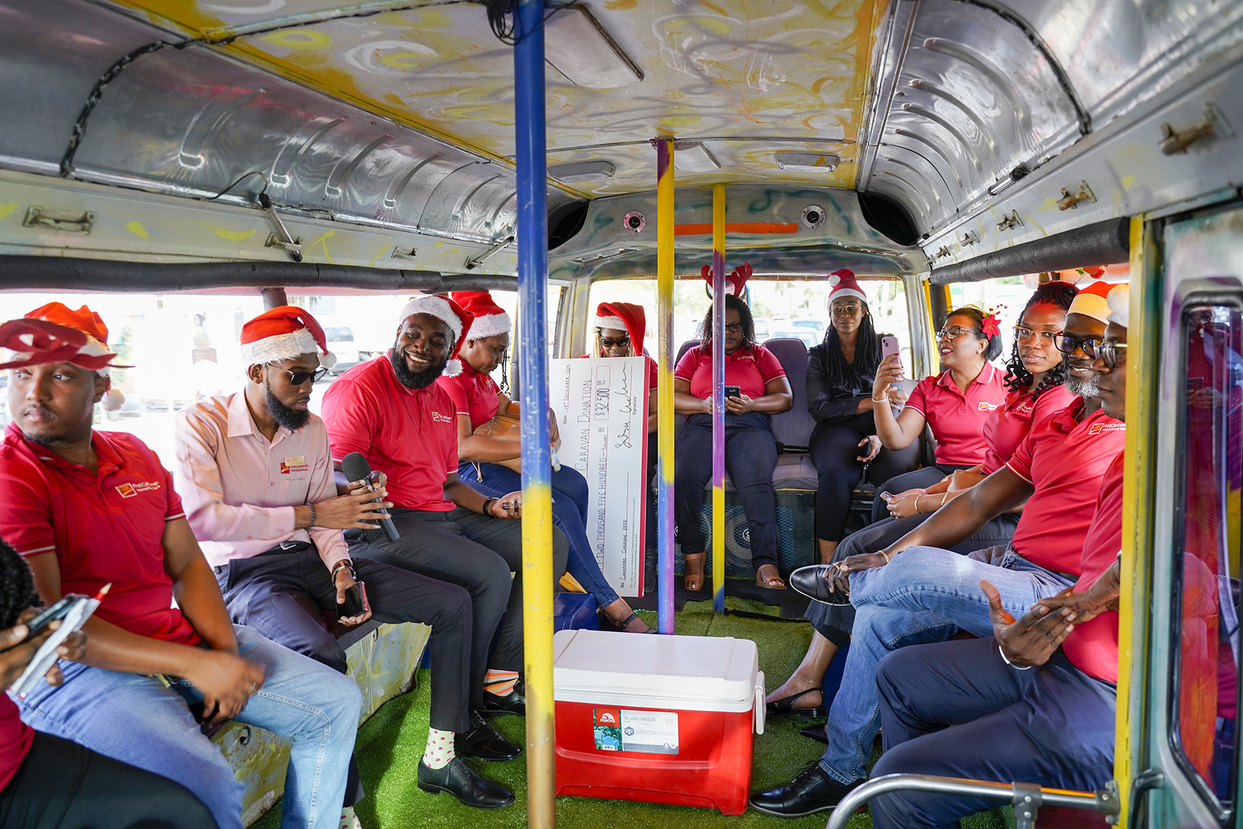 CIBC FCIB CHRISTMAS CARAVAN SPREADS THE SEASON OF GOODWILL – Nice FM 104.3